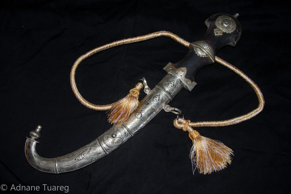 Moroccan Dagger Knife Handmade Koummya moroccan craft is big dagger ...