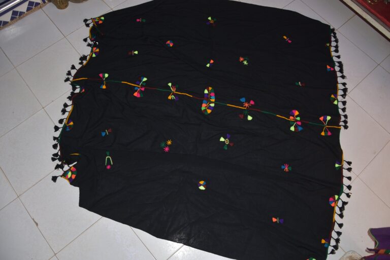 Berber Scarf Embroidery ,Morocco berber clothing Tahrouyt mood Tribal ...